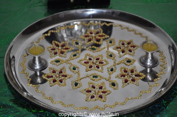 Arathi Thatte - Plate Decoration with Split Green Gram | itslife.in
